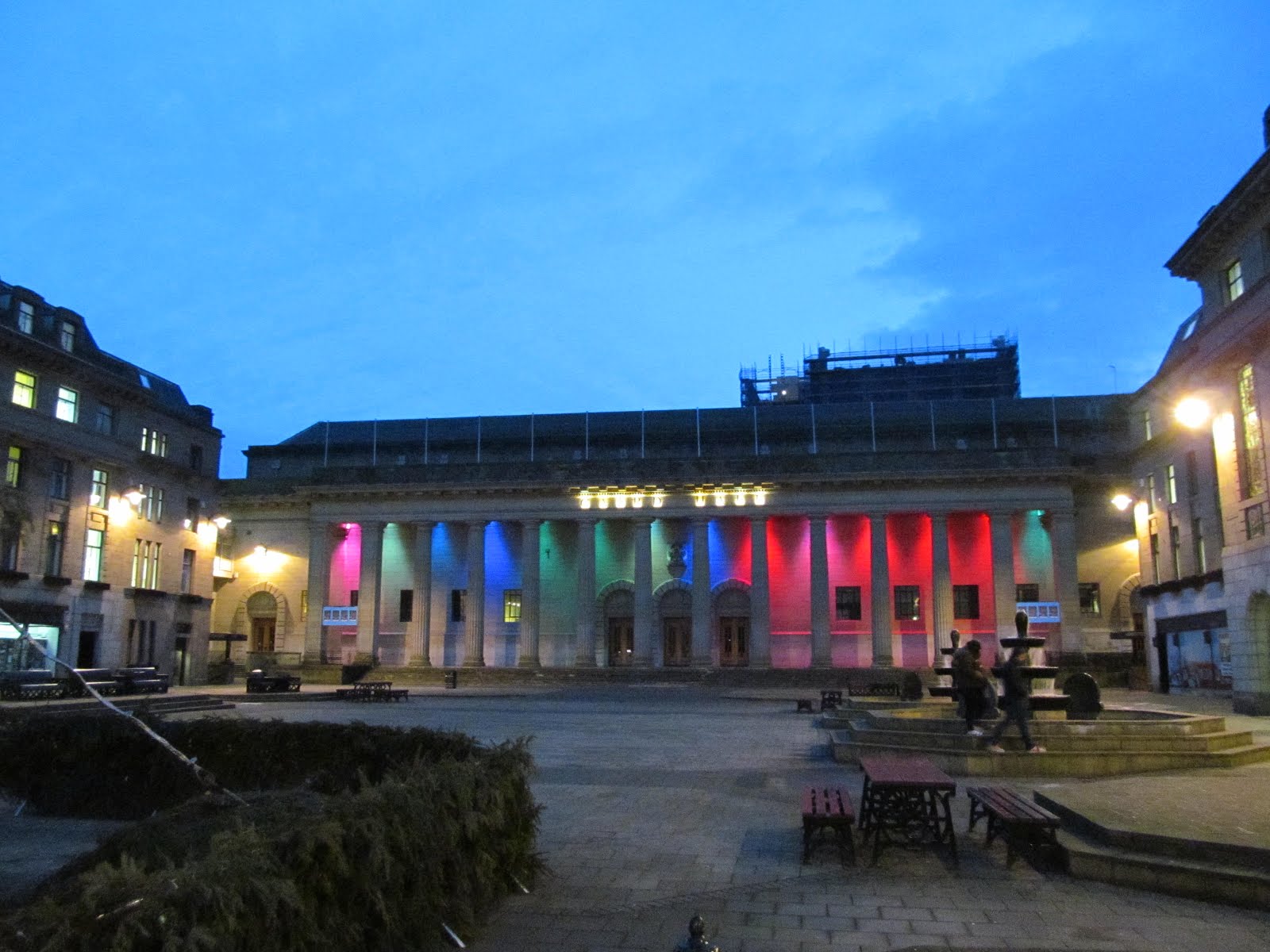 Dundee Photos - City of Discovery: The Caird Hall And City Square Dundee At Night