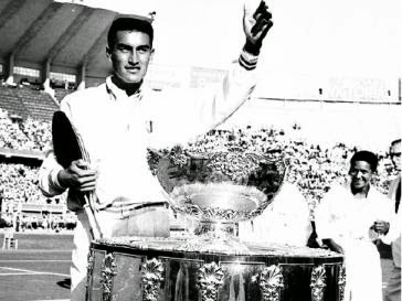 CANCHA DE TENIS: Alex Olmedo: el tenista peruano que conquistó Wimbledon