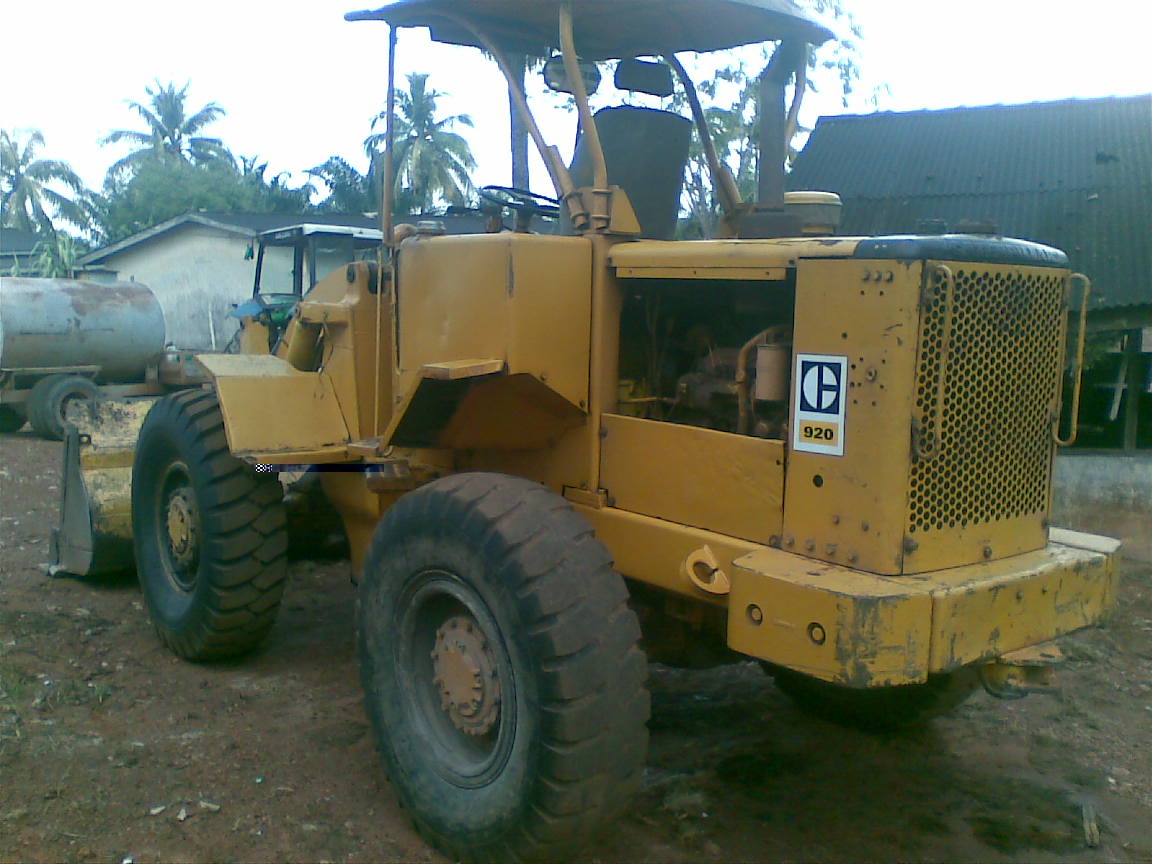 Construction Equipment: Used CAT 920 Wheel Loader