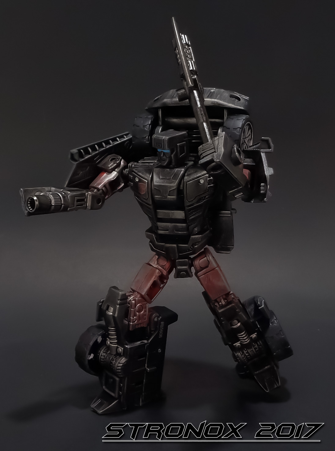 Stronox Custom Figures: Transformers: Trailbreaker