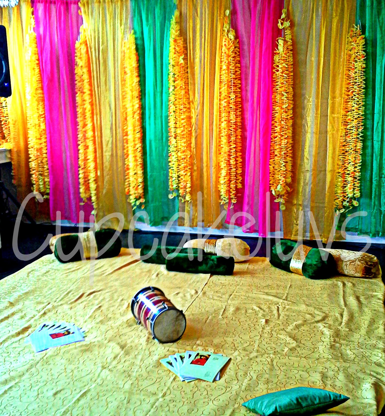 Cupcakeluv: Dholki Cupcakes