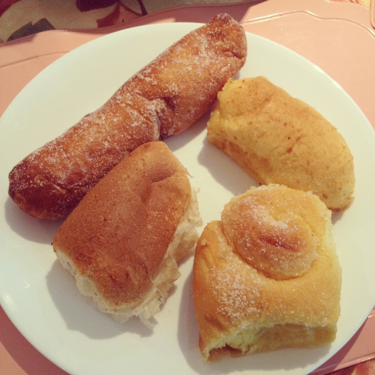 A Wife's Charmed Life: Filipino Bread and Pastries at Starlight Bakery ...