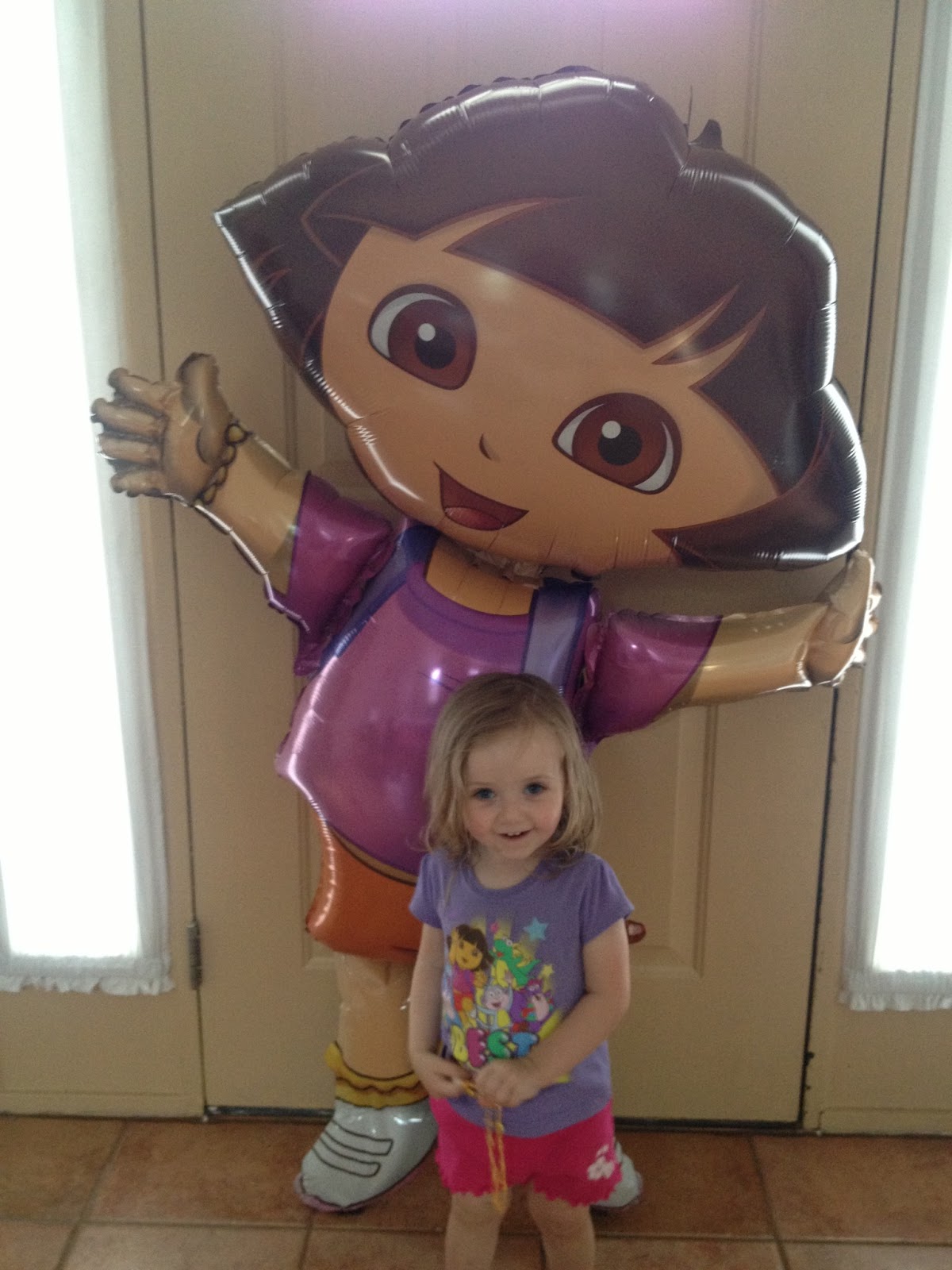 Teach Academy: Dora the Explorer Birthday Party - THE DECORATIONS