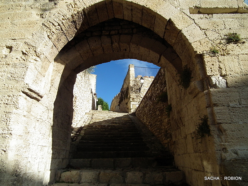 Un jour....Une photo !: Vieux village de Robion " Luberon , Vaucluse