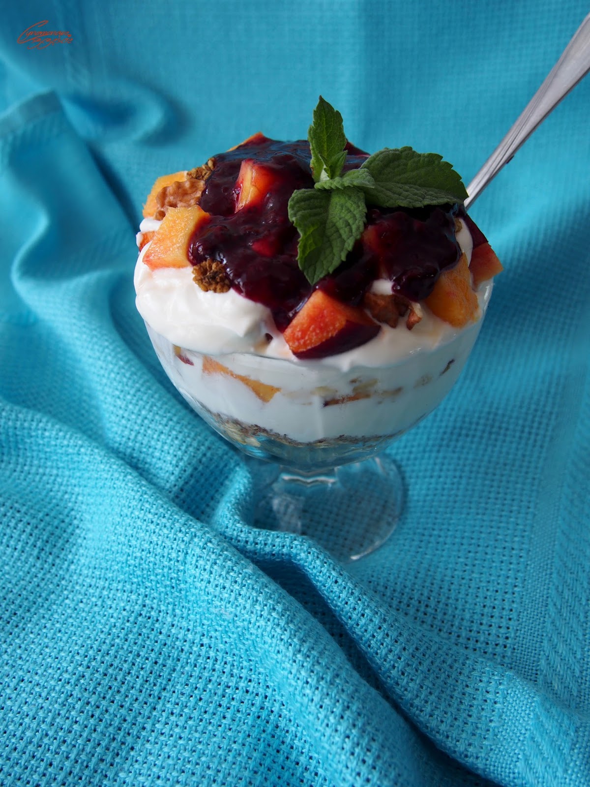 Cynamonowe szczescie: Fit deser jogurtowo brzoskiwniowy