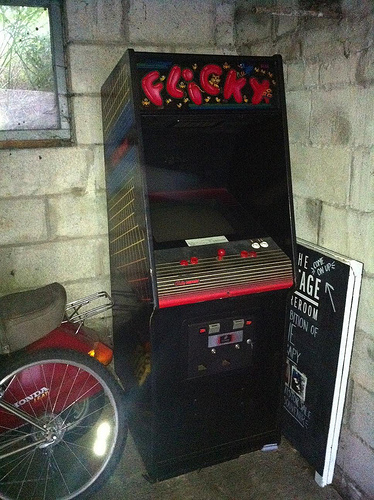 Old Magus' Pub: Análise 08 - Flicky [Arcade]