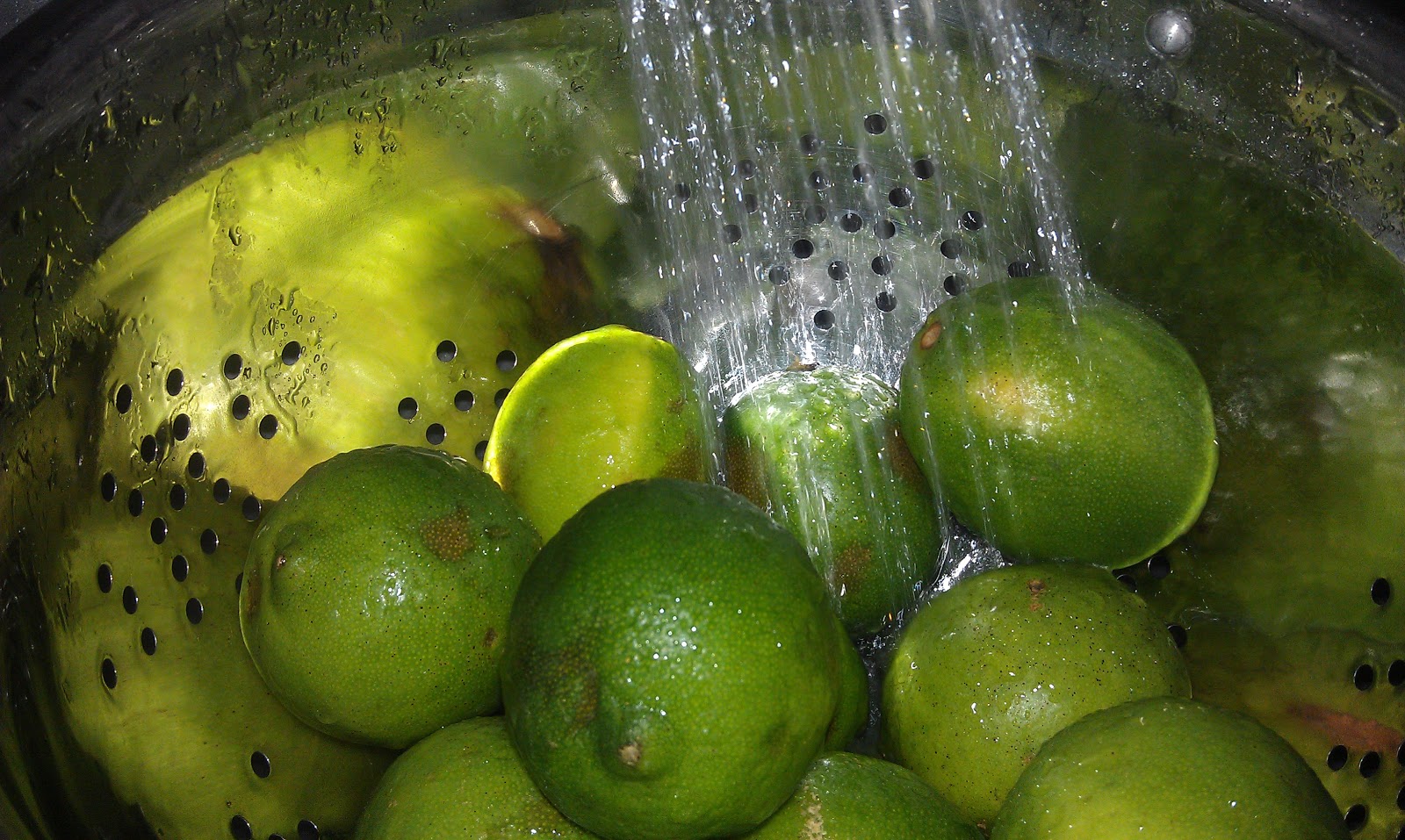 Fresh Endeavors: Agua de Limon