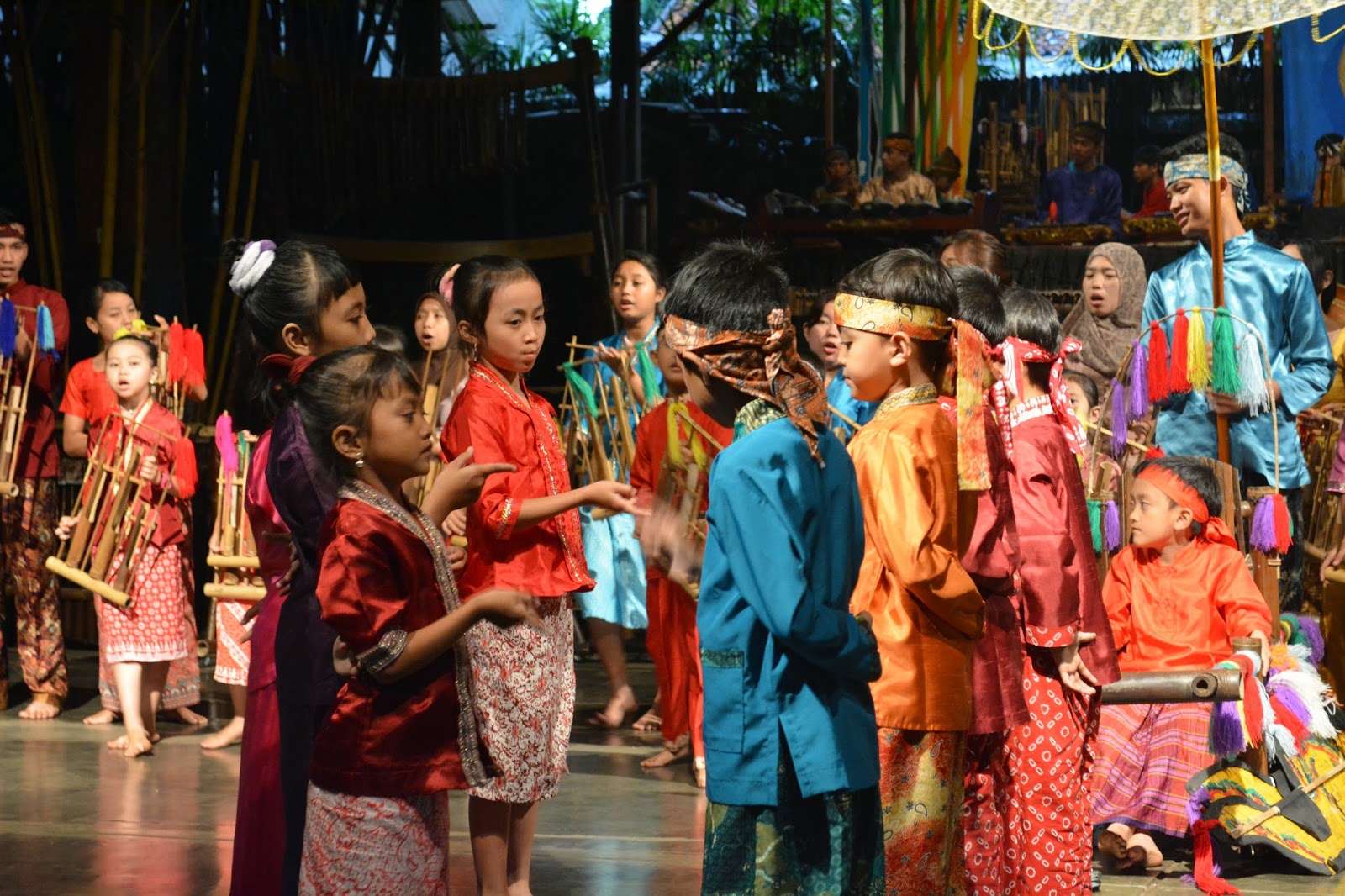 Tyrosine Workshop: Pertunjukan Angklung Di Saung Angklung Udjo
