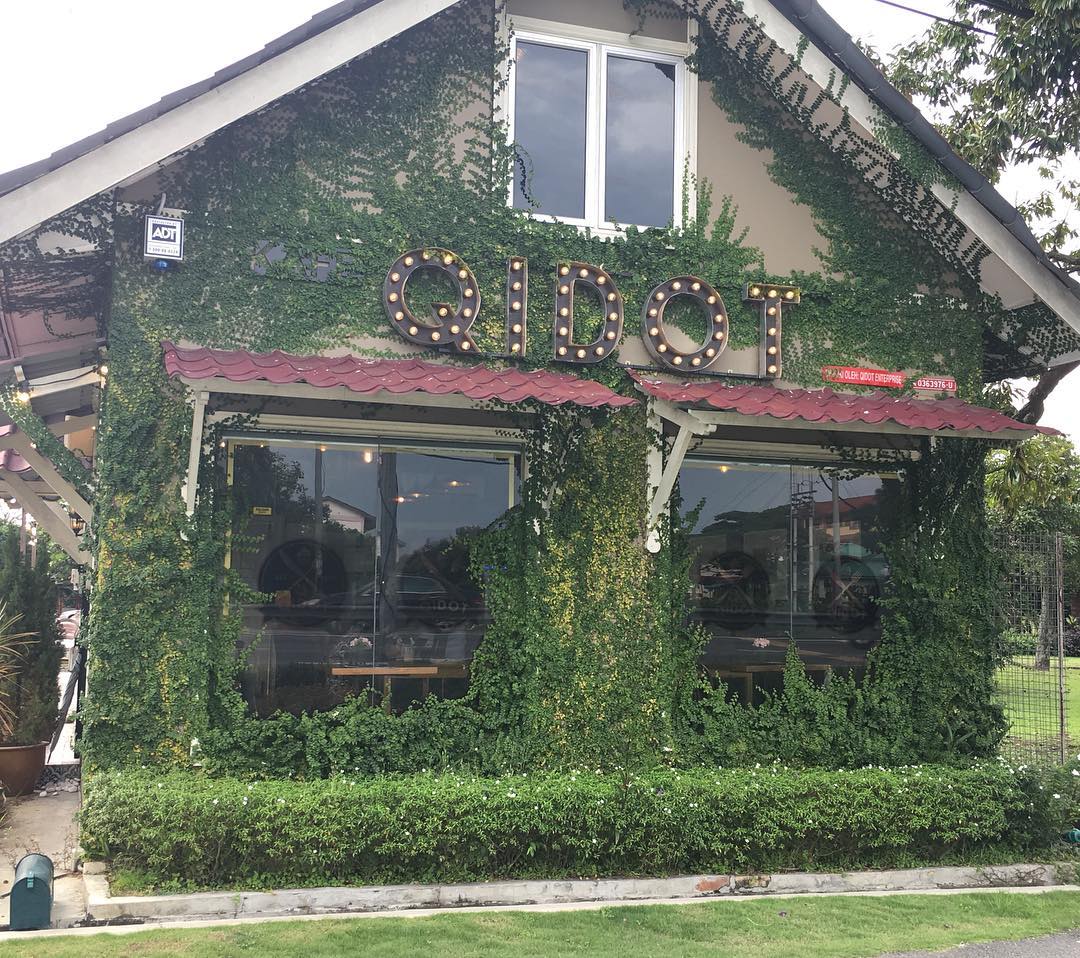 A D I L A H J A S M I N: QIDOT CAFE, SIJANGKANG