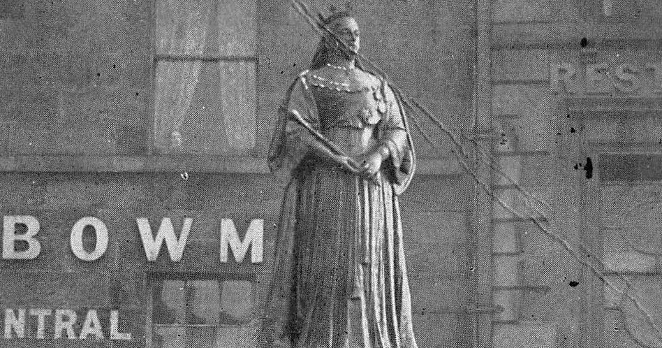 Tour Scotland: Old Photograph Queen Victoria Statue Leith Walk ...