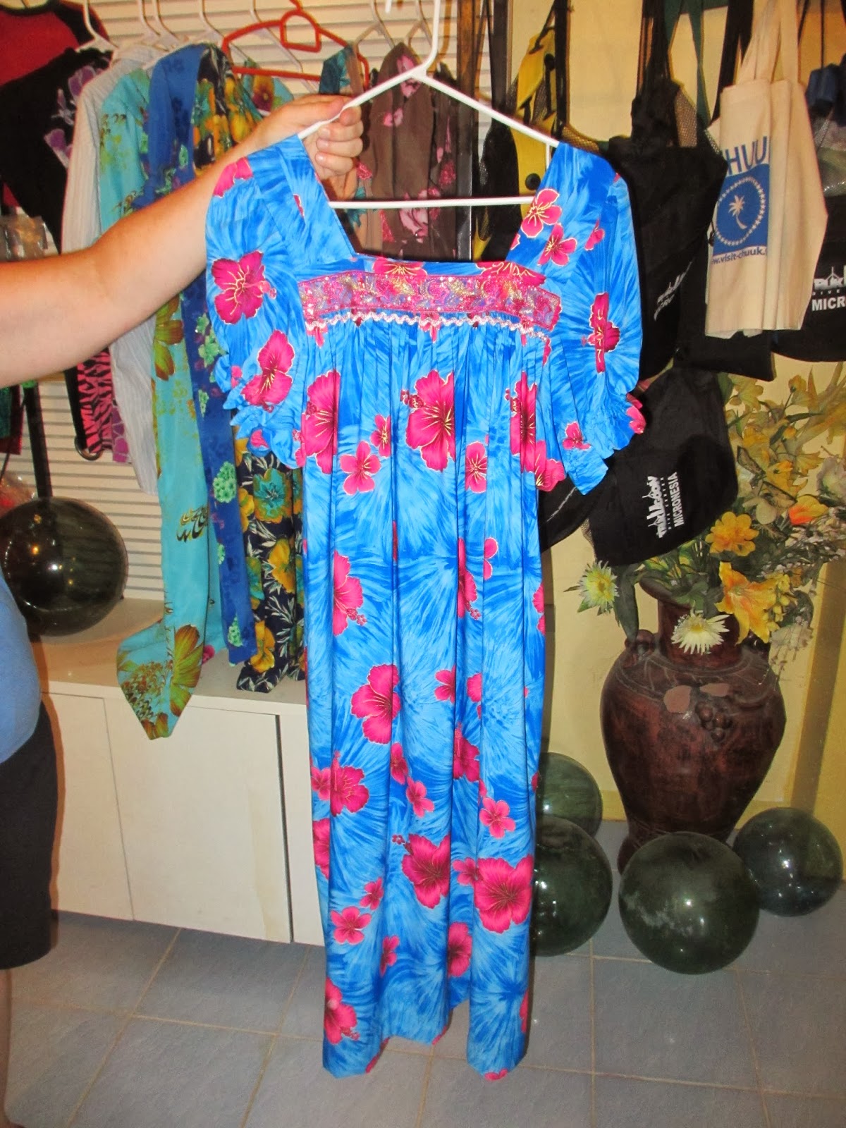 Elder Hunter in the Micronesia Guam Mission: Photos from my new area Neiwe