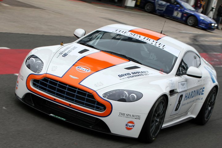 GT4 Teams | The Advantage