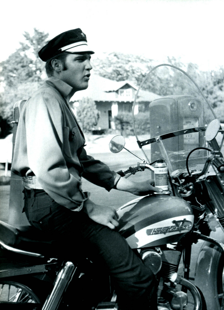 24 Vintage Photos That Prove Elvis Presley Was Also a Motorcycle ...