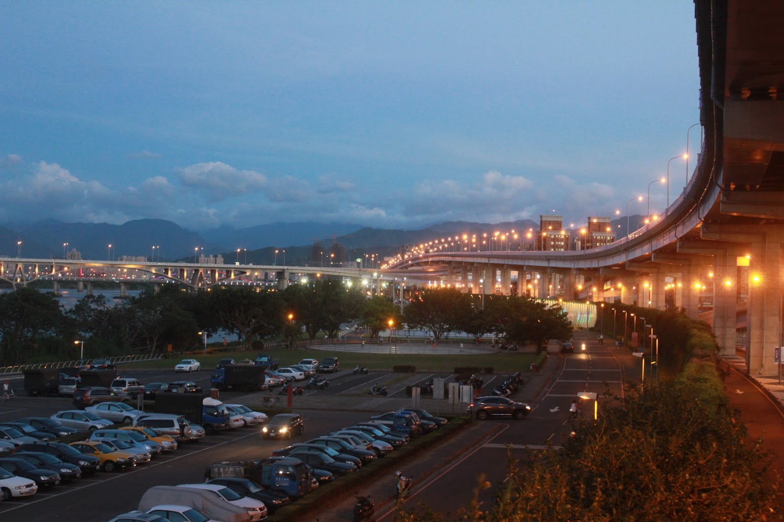 江子翠城上城: 河畔漫舞好風光 | 江子翠生活誌 (Jiangzicui)