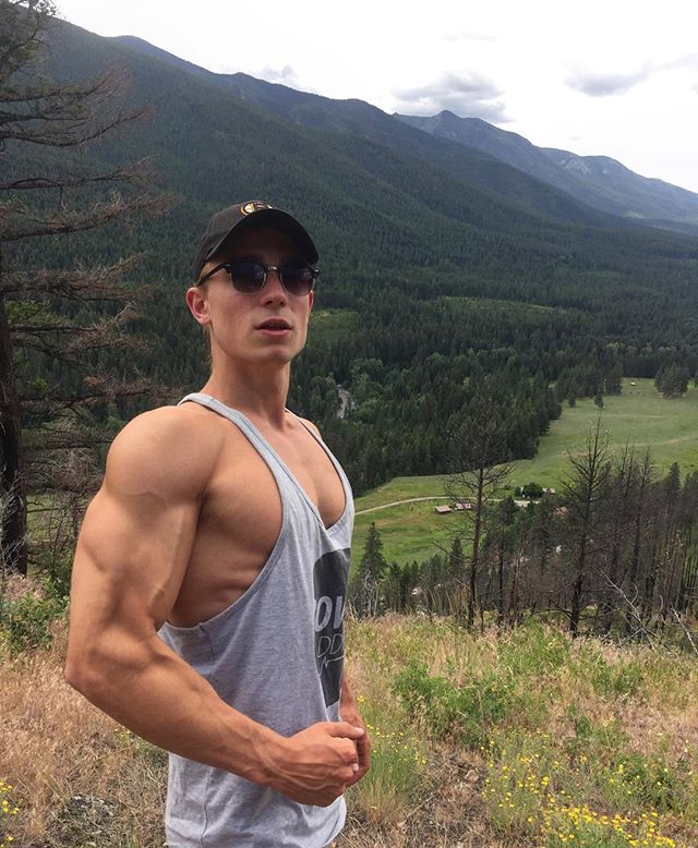 the beauty of male muscle: Jonas