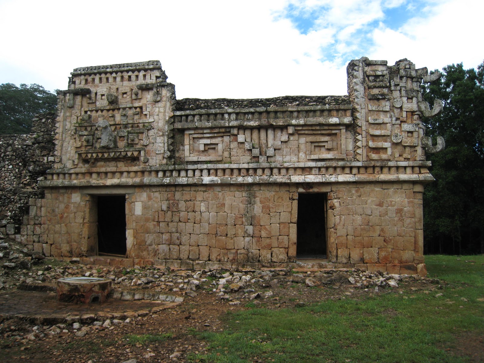 ANTROPOLOGÍA EN EL LABERINTO: Cultura Maya – Xlapak