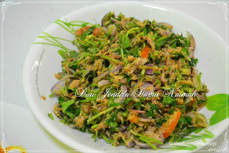 ERYNE EIYRDYNA: KERABU SARDIN DAUN SELOM