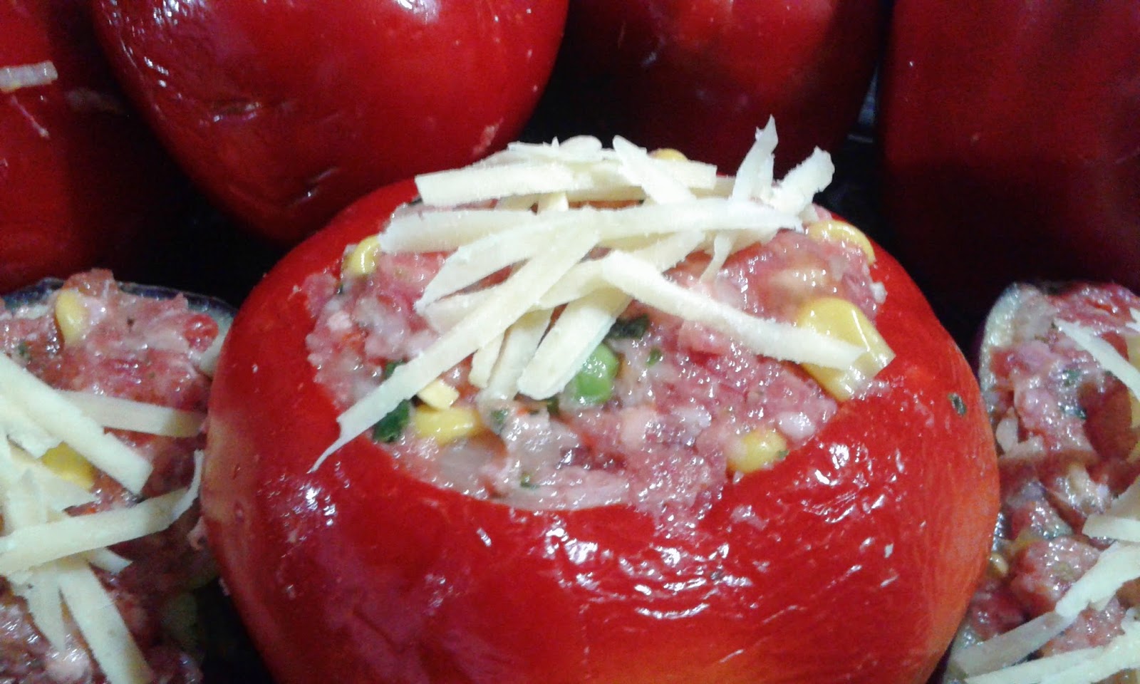 Conjunción de Alegrías y Sabores: Ajíes morrones rojo rellenos