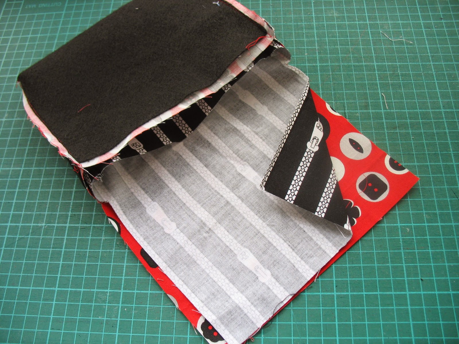 Carpe Quiltem: Singer featherweight sleeve tutorial