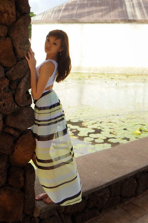 WHEN THE SUN SHINES THROUGH A DRESS AND MAKES IT TRANSPARENT FOR HOT ...