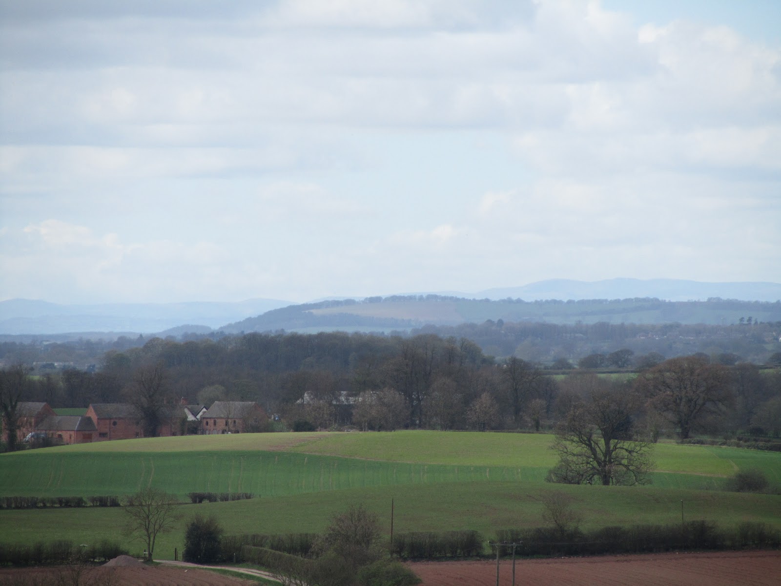Narrowboat Armadillo: Perambulating around High Offley.