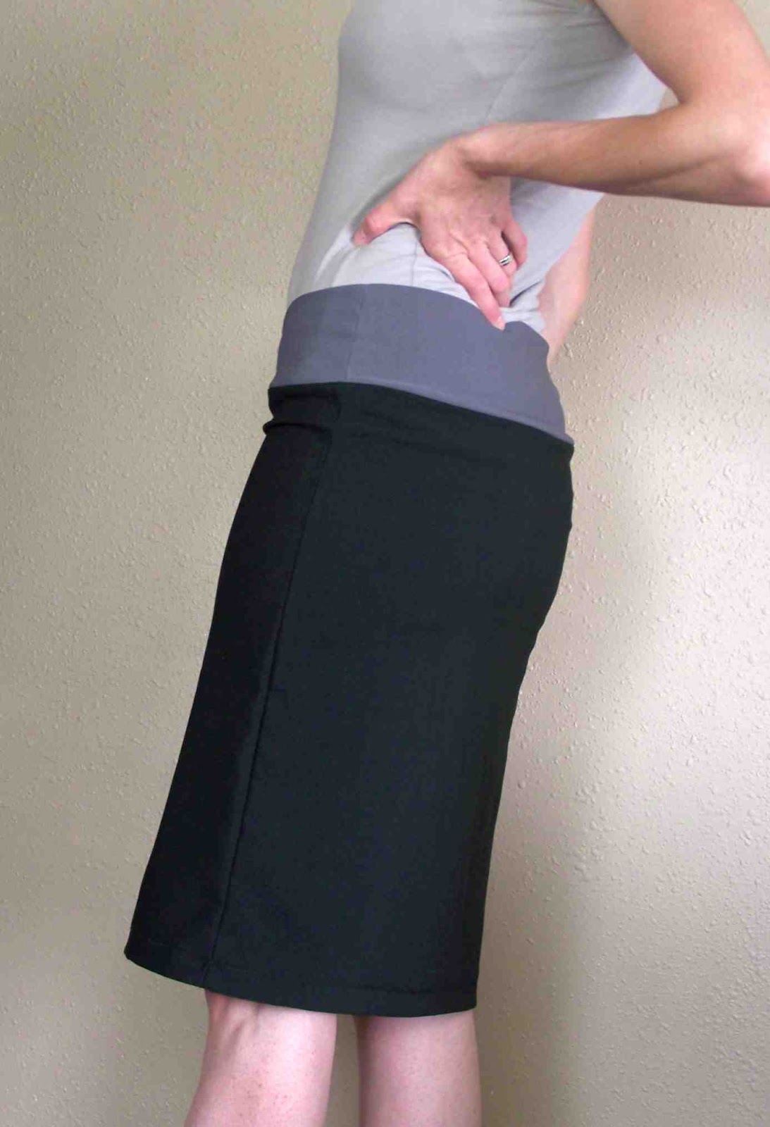 Made by Me. Shared with you.: Exposed Zipper Pencil Skirt