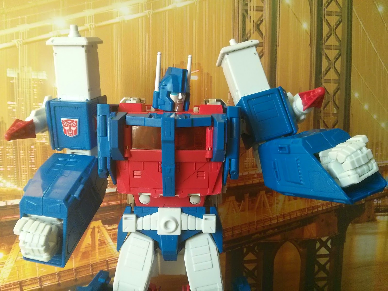 Toybox Soapbox: Transformers MP-22 Masterpiece Ultra Magnus Review