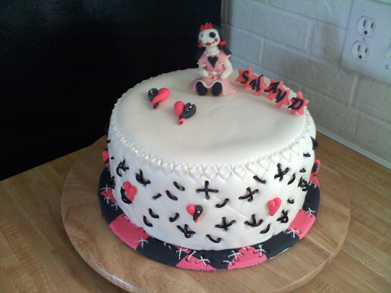 Pinky Promise Cakes: Emo cake for shayd