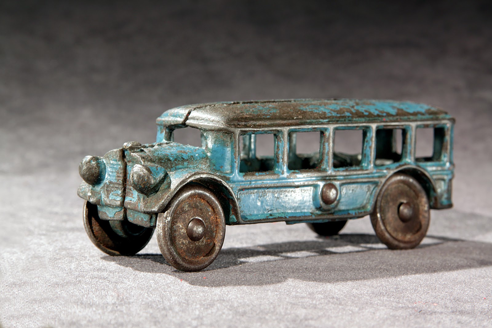 Old Antique Toys: The Era of Cast Iron Toys