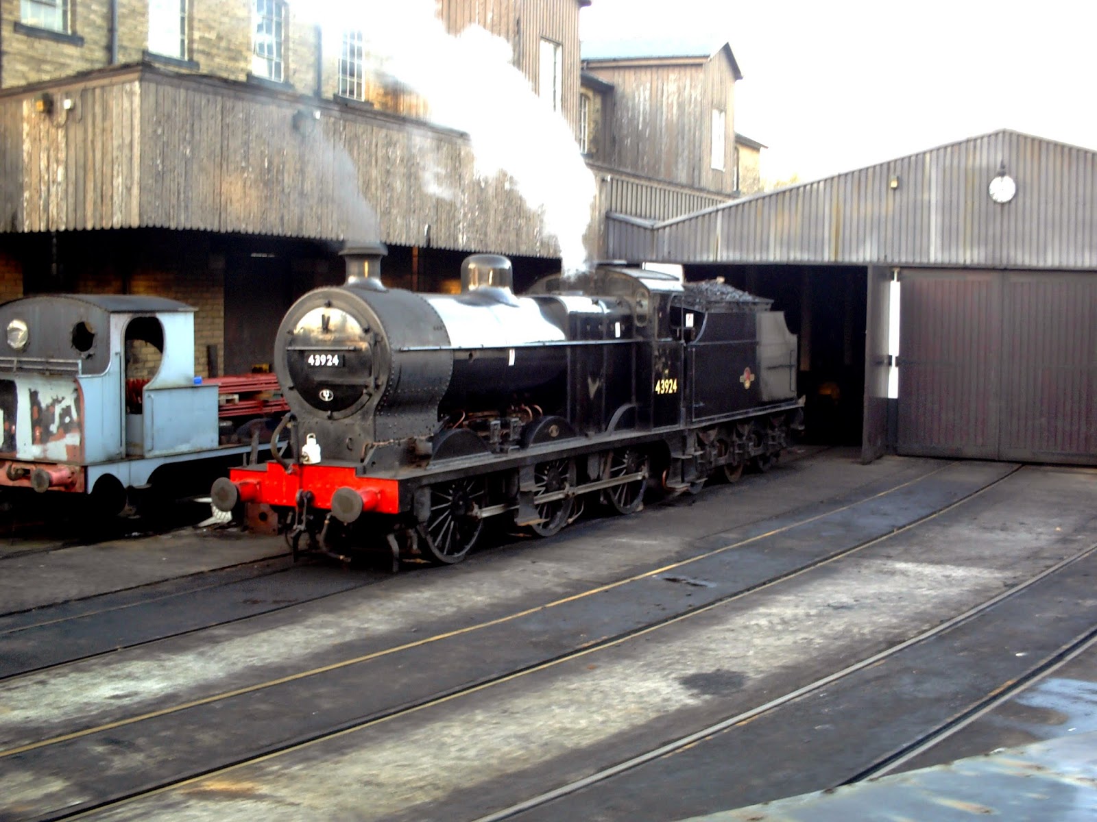 Steam Memories: LMS 4F 43924 at Howarth