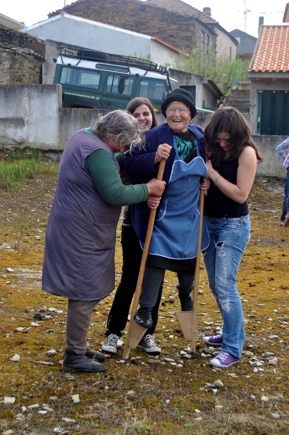 Arquivo de Memória do Vale do Côa: Tarde de jogos tradicionais no Orgal