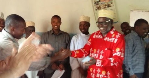 Mgombea mwenza wa Lowassa, Juma Duni Haji Arudisha Kadi ya CHADEMA na ...