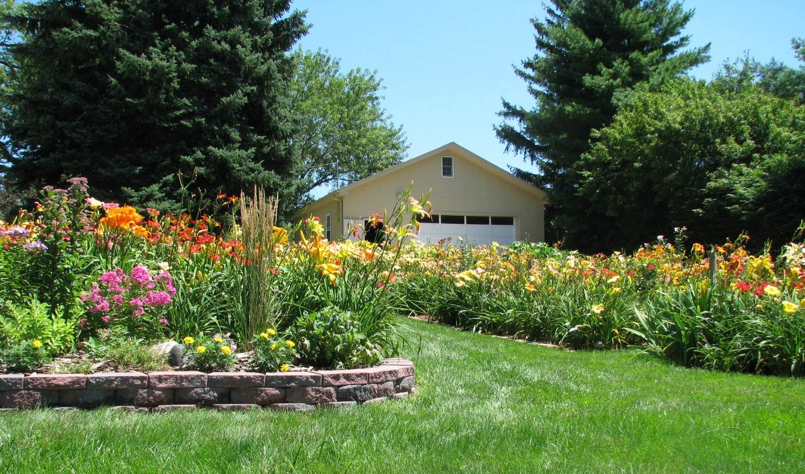 American Daylily Society Region One: 2019 Region One Tour Garden ...