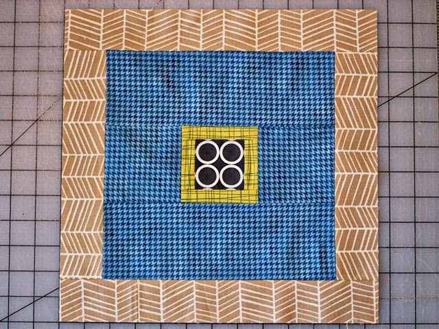 Bijou Lovely: bee blocks.