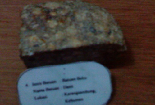 Makalah Batuan Beku ~ MineMining