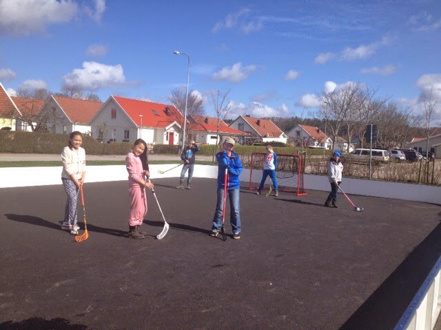 Grön Flagg på Hedeskolan: "Klubben " vid bandyplan :)
