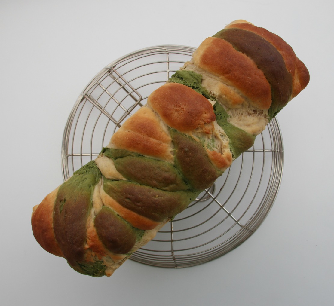 Sabor en cristal: Pan de leche y te verde (Green Tea Hokkaido Milk Loaf)