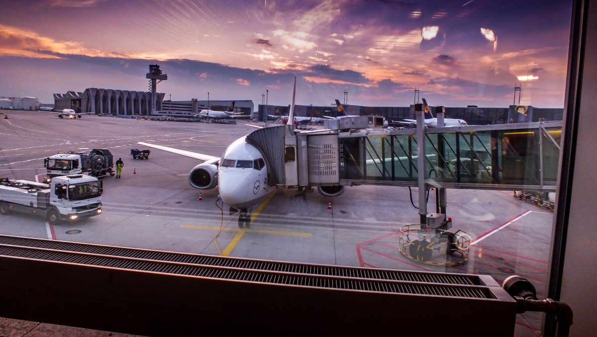 why do we board a plane from the left? - Aircraft Nerds