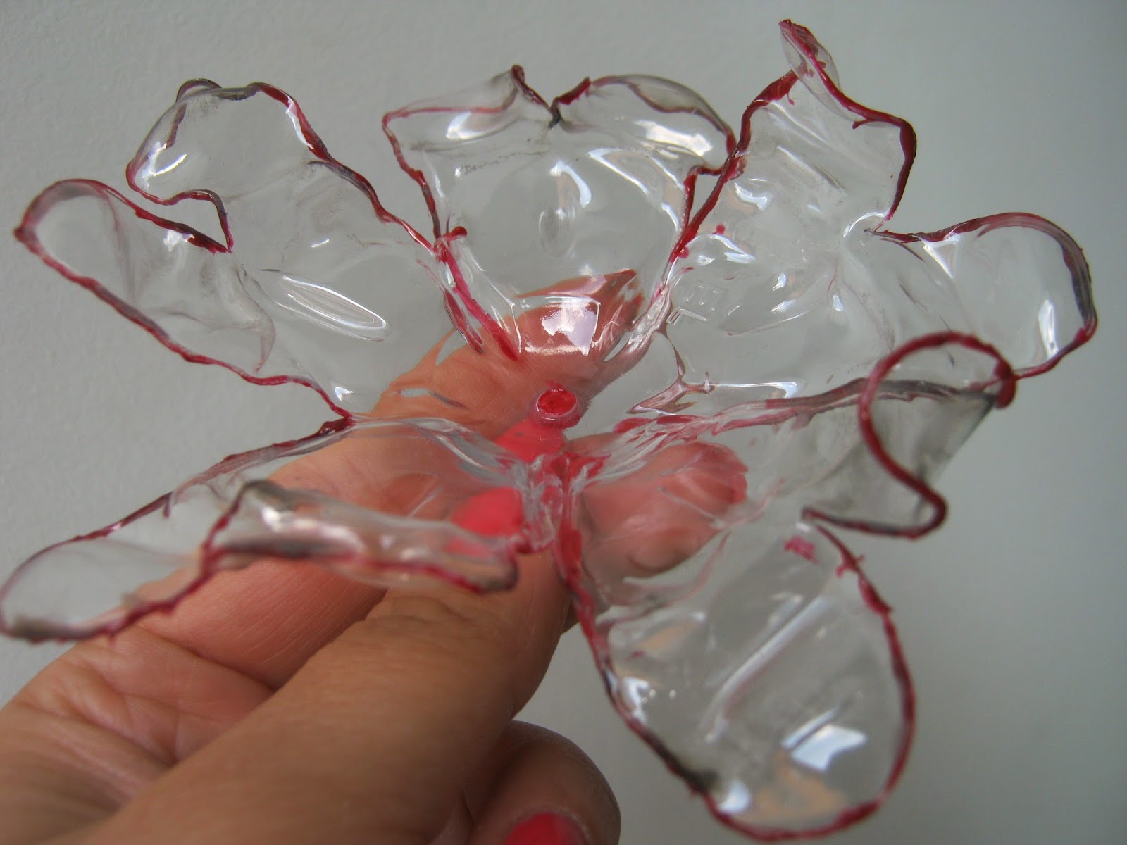 Recicleaza frumos!: How is made! Plastic flower