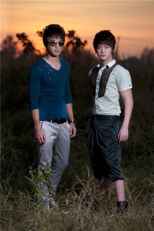 M y a n m a r H u n k s: Aung Zay and Kaung Pyae dressed by iDOL men ...