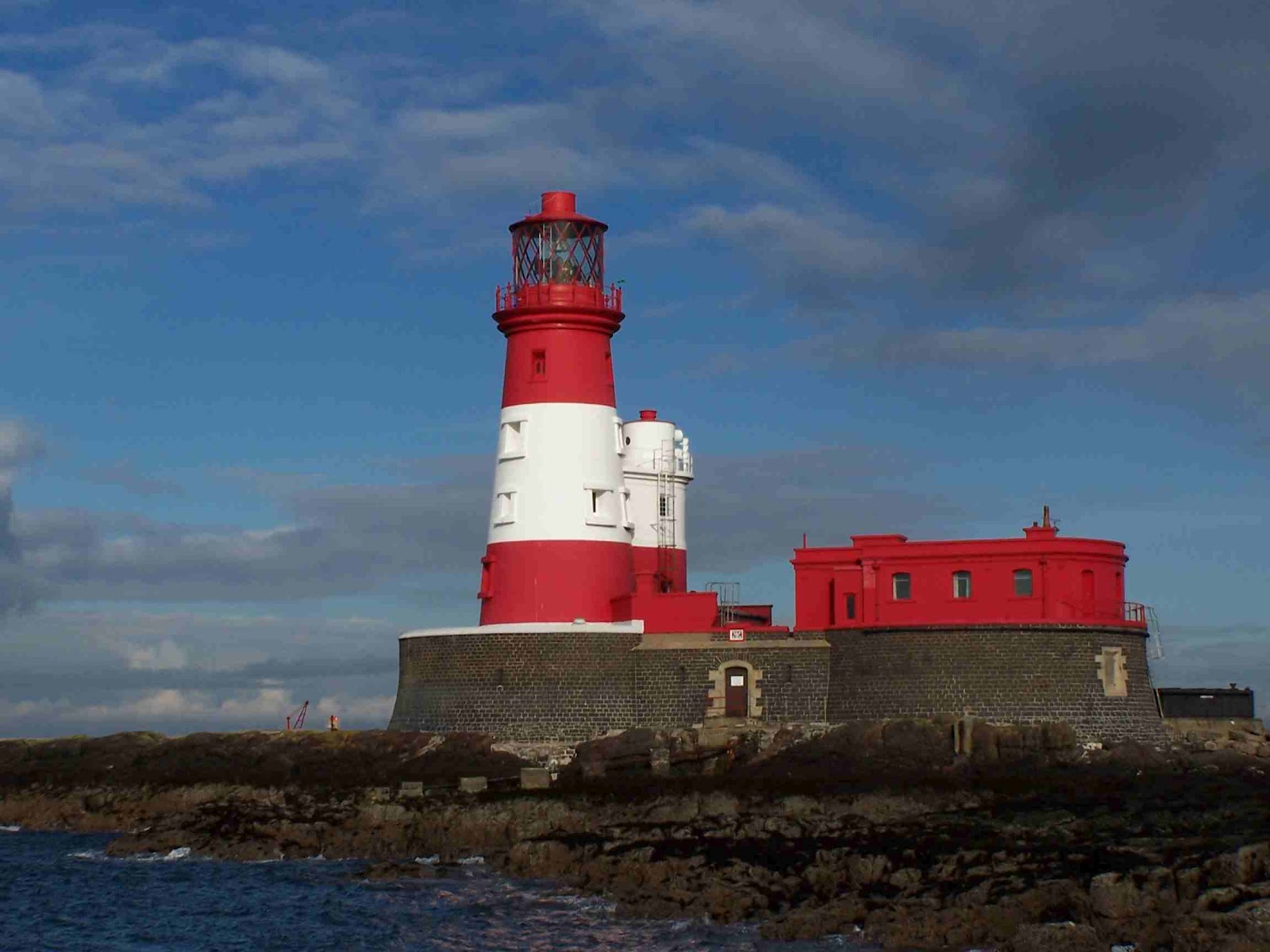 Cross and Cutlass: Grace Darling - Lighthouse heroine!