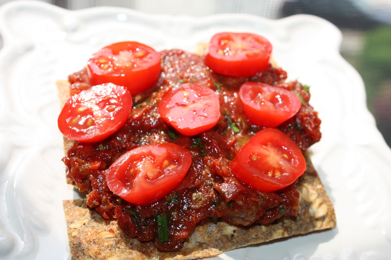 Vegan Epicurean: Sweet Tomato and Tarragon Pesto