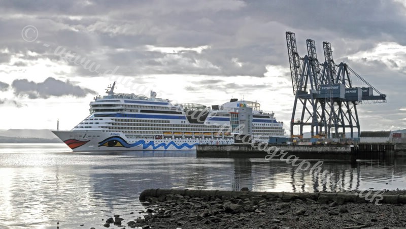 Dougie Coull Photography: AIDAblu - Cruise Ship - Greenock