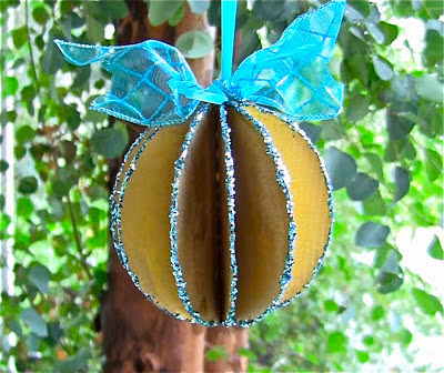 How to Recycle: Recycled Christmas Ball Ornaments