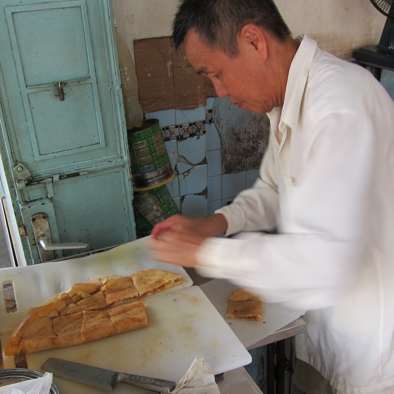 Min Chang Kueh 面煎馃 Apam Balik @ Nam Wee Coffee Shop in Batu Pahat ...
