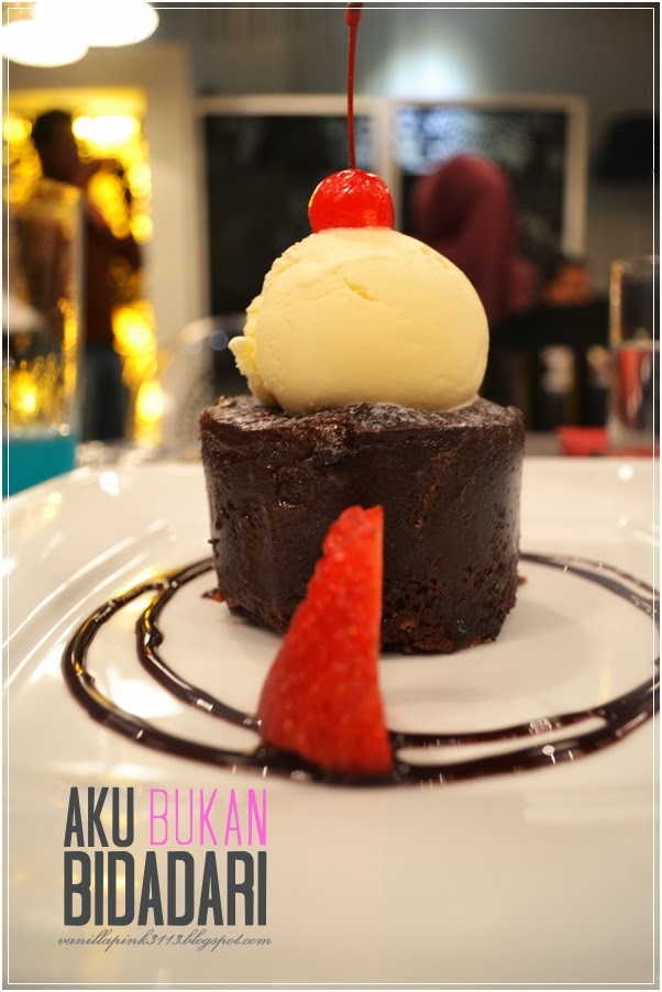 aku bukan bidadari: RESTAURANT n FOOD REVIEW :: FLORA TERRACE ...