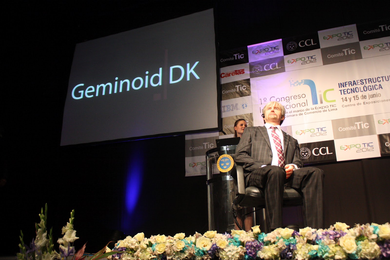 El androide Geminoid DK atrae muchas miradas en la Expotic - FACO UTP ...