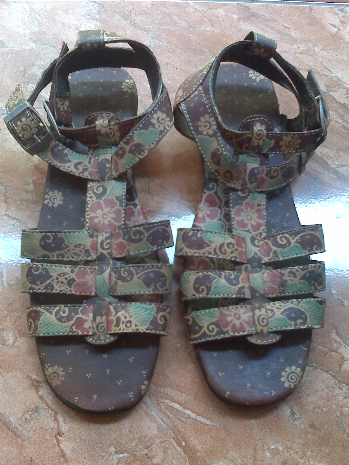 Sepatu Sendal Wanita ~ Egen Batik Kulit | Sepatu Batik Kulit | Belt Kulit