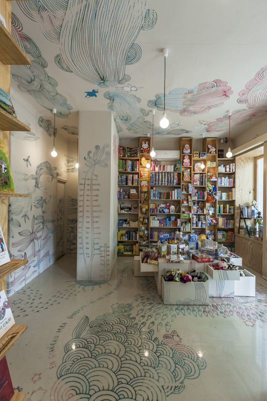 MOLNÁR BEA: POZSONYI PAGONY . Children's Books