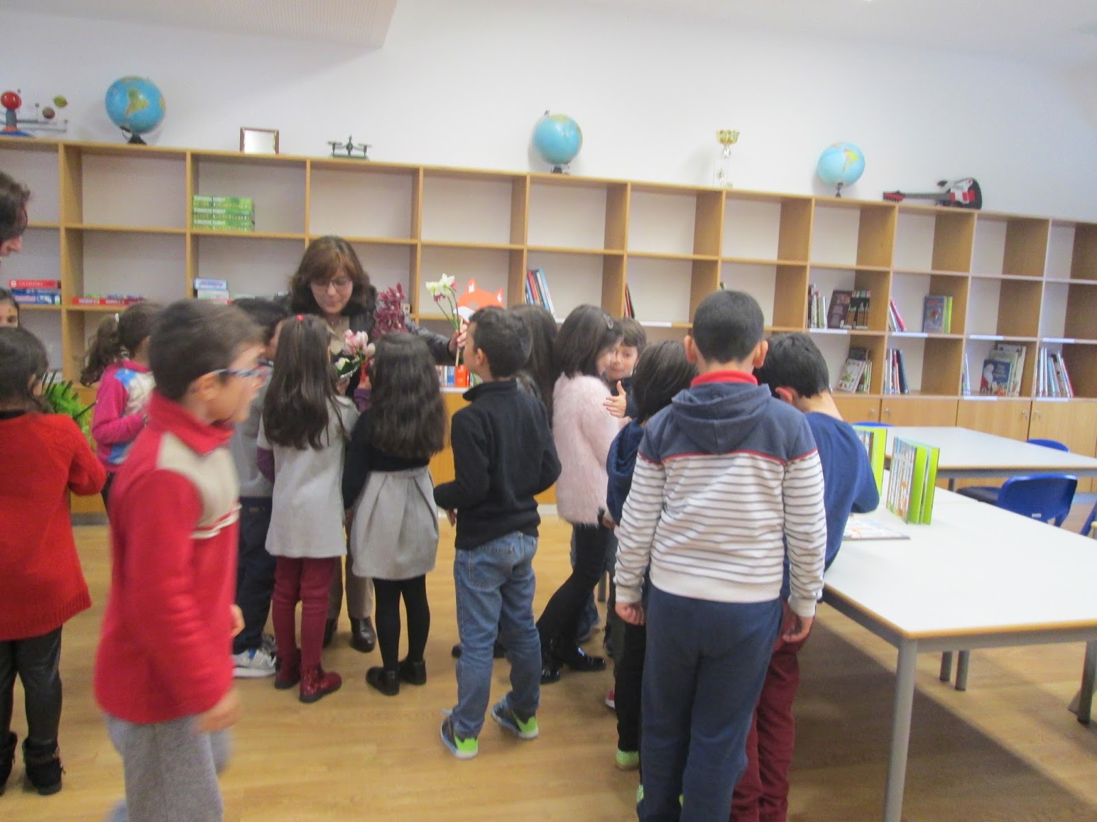 Bibliotrofa: Visita da escritora Ana Maria Conde à EB de Paradela